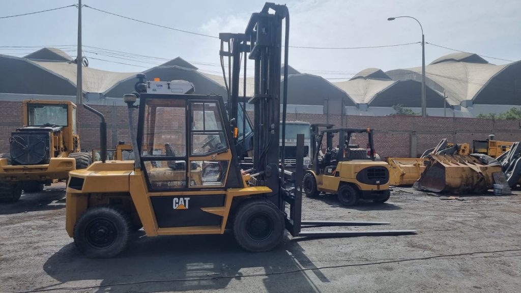 Montacarga Caterpillar Dp70 7 Toneladas - JWC MAQUINARIAS